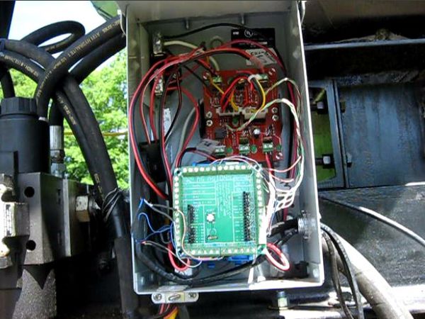 CEB Press/Manufacturing Instructions/Controller Box/FeF Liberator Controller - Open Source Ecology